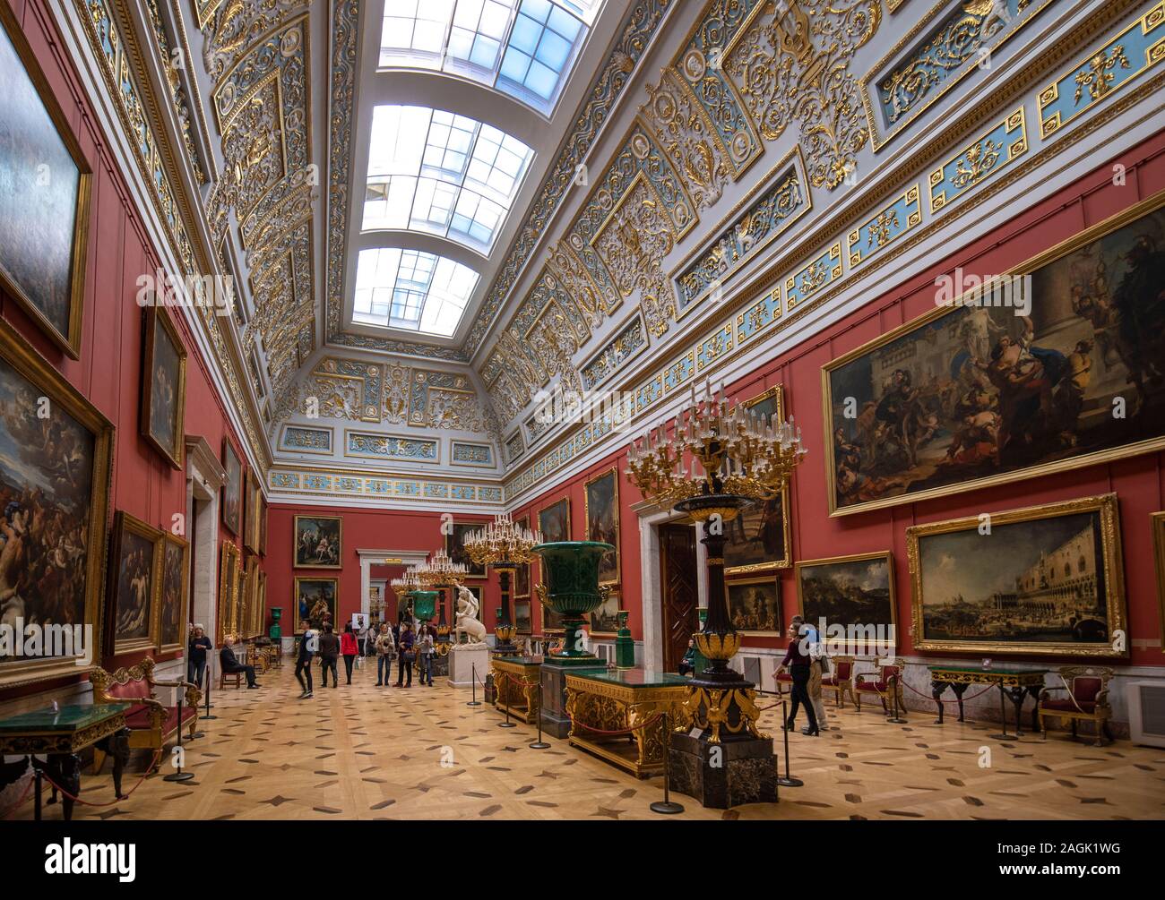 Inside interior of the Hermitage russian state museum. Amazing room ...