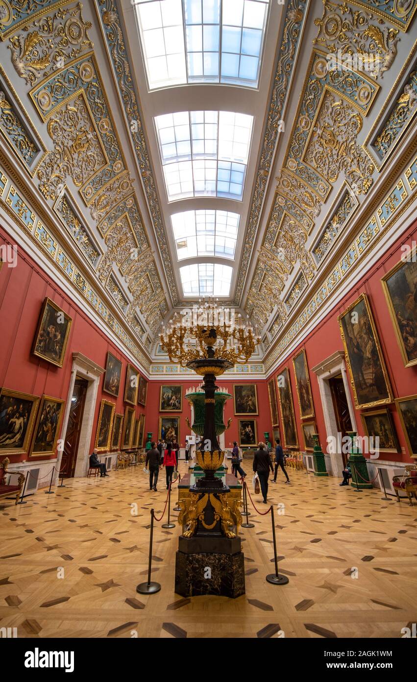 Inside interior of the Hermitage russian state museum. Amazing room ...