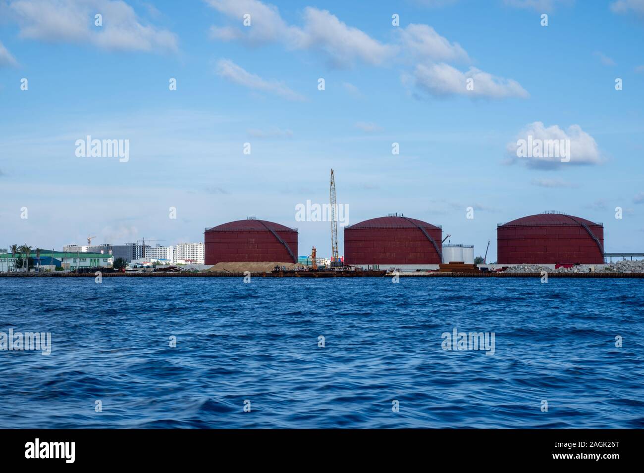 Maldives oil hi-res stock photography and images - Alamy