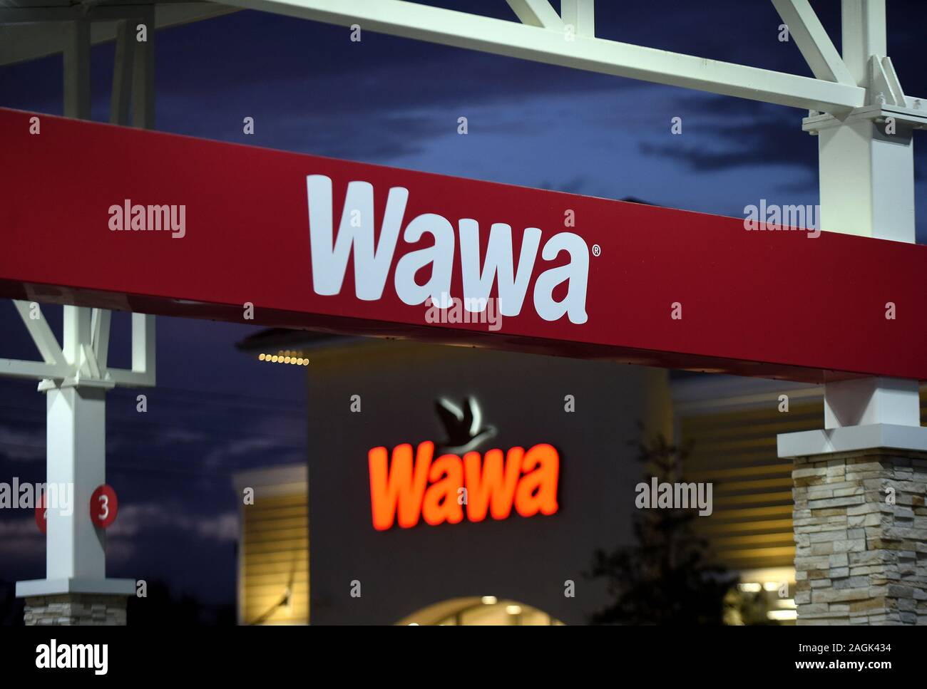 Debit card logos hi-res stock photography and images - Alamy