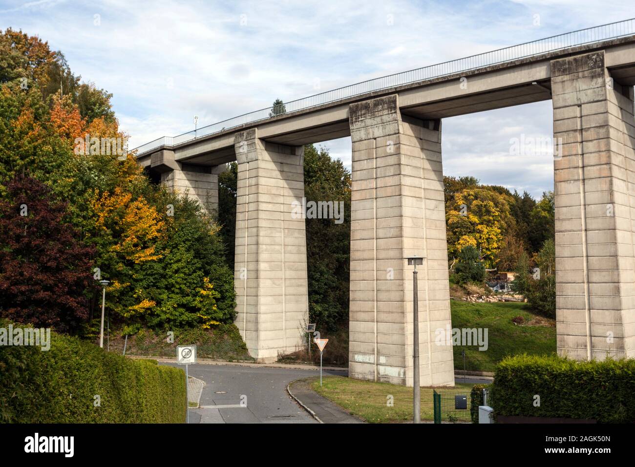 Giantic building hi-res stock photography and images - Alamy