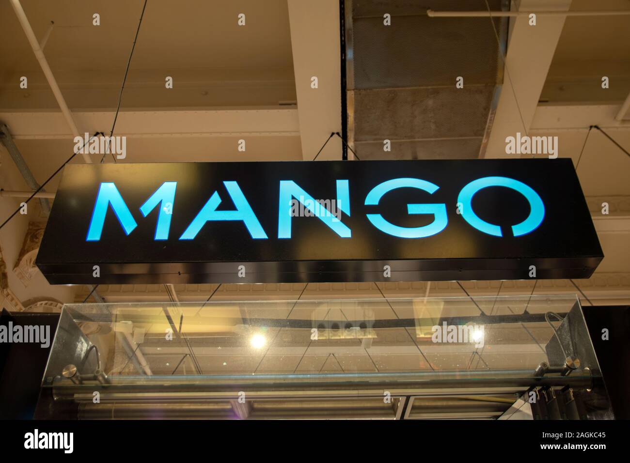 Billboard mango hi-res stock photography and images - Alamy