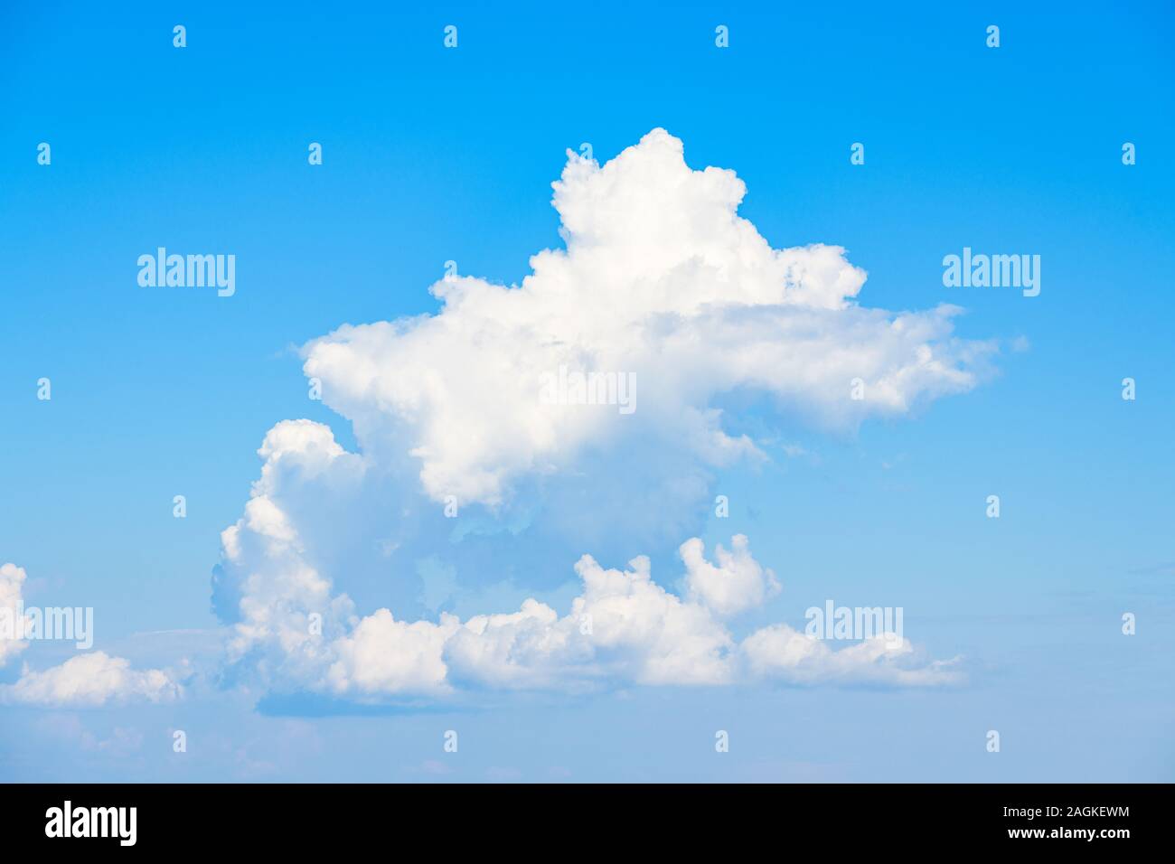 White cumulus cloud clouds hi-res stock photography and images - Alamy