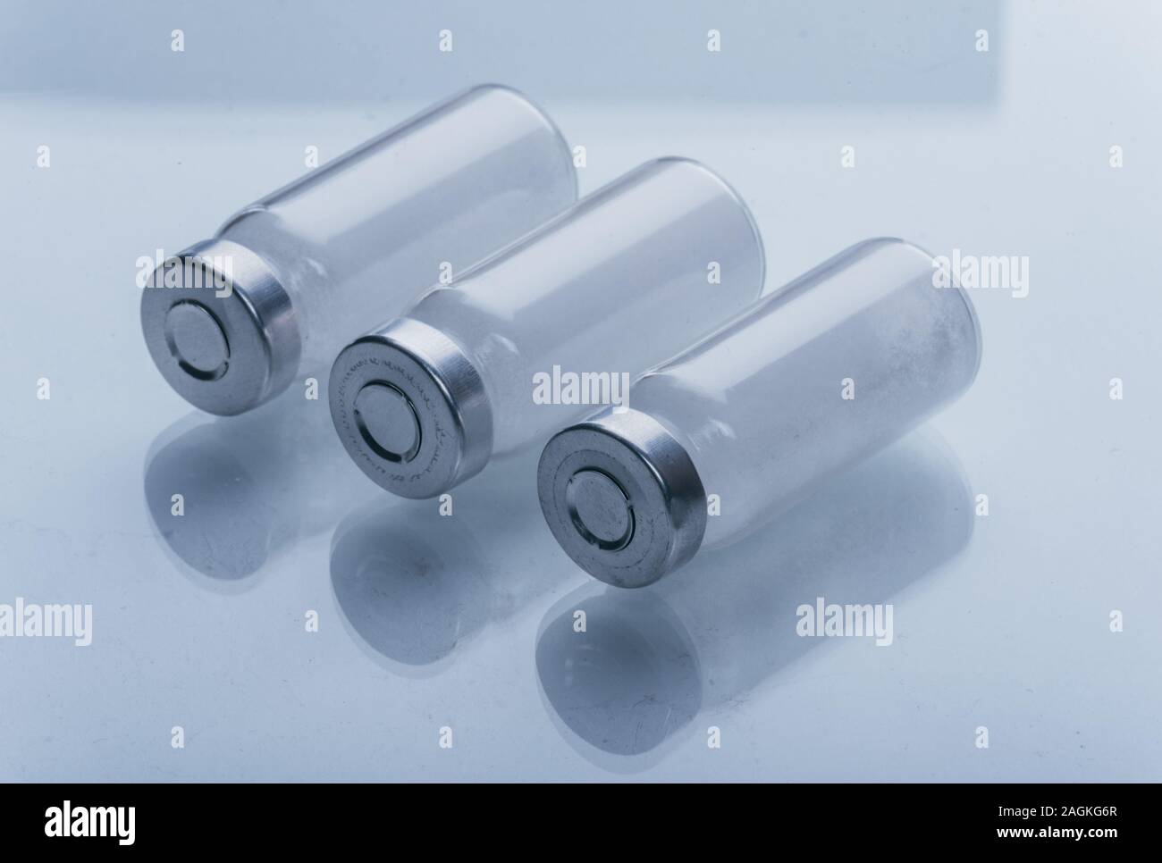 Penicillin antibiotic microscope hi-res stock photography and images ...