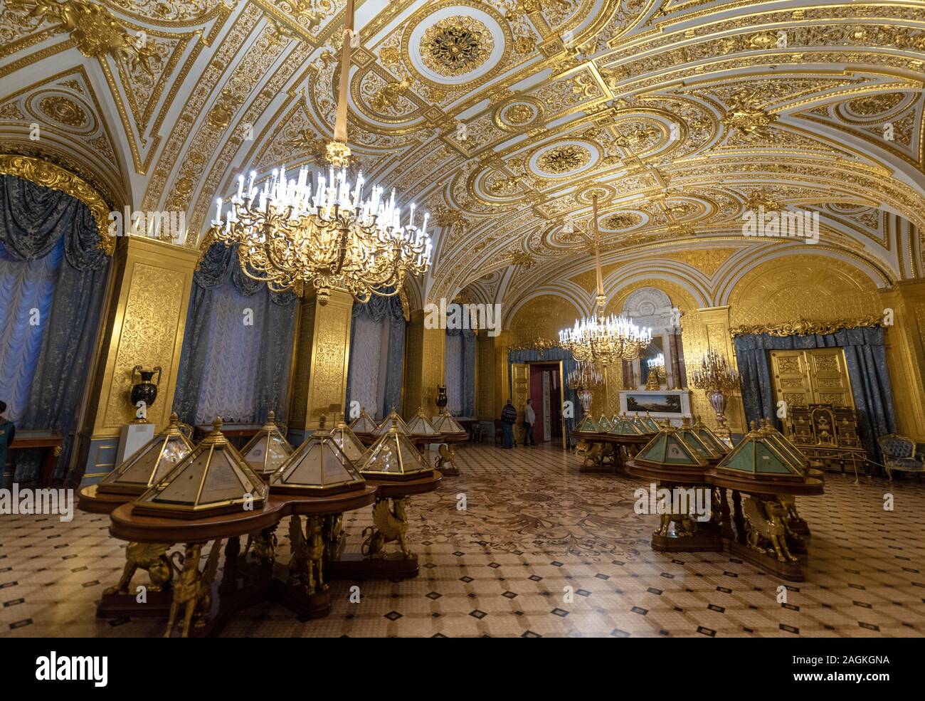 Inside interior of the Hermitage russian state museum. Amazing room ...