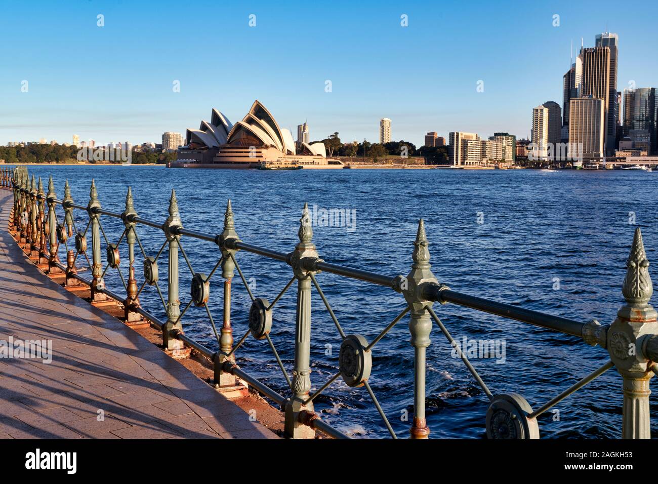 Waterfront house australia hi-res stock photography and images - Alamy