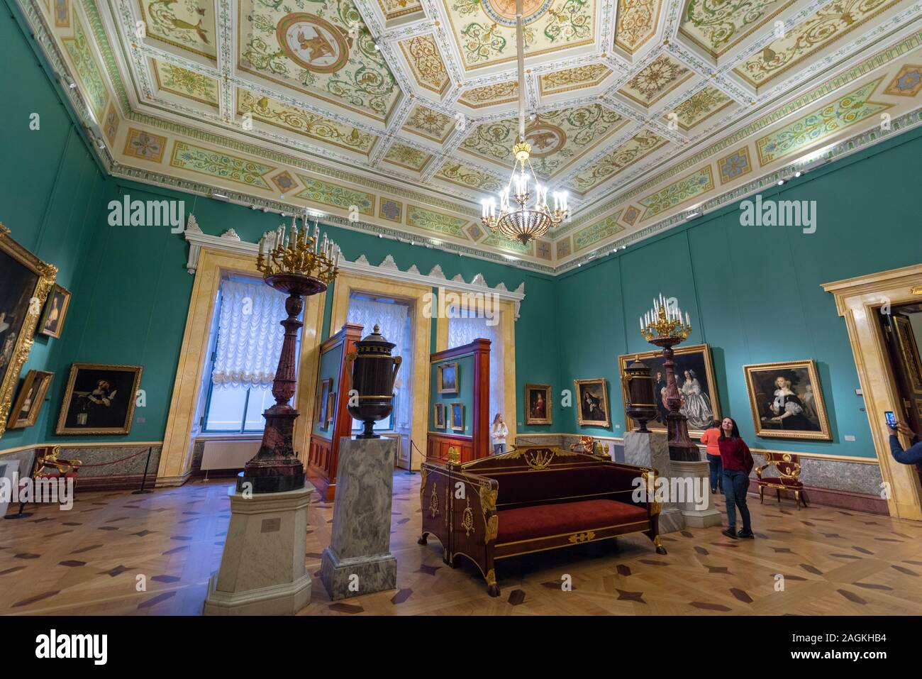 Inside interior of the Hermitage russian state museum. Amazing room ...