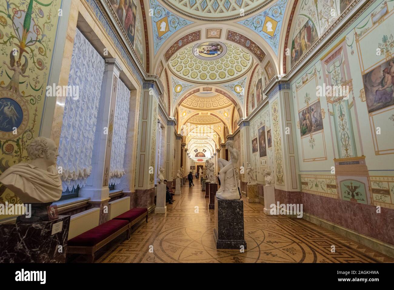 Inside interior of the Hermitage russian state museum. Amazing room ...