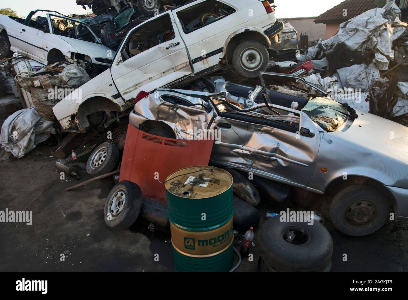Lots of cars hi-res stock photography and images - Alamy