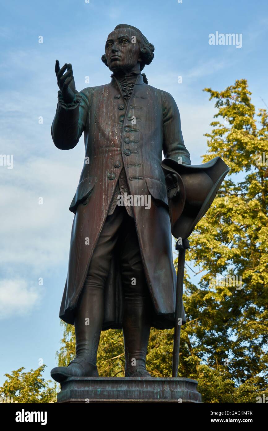 Kant kaliningrad statue hi-res stock photography and images - Alamy