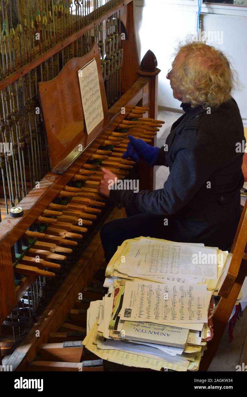 Carilloneur playing the Carillon at Kirk of St Nicholas (Mither Kirk ...