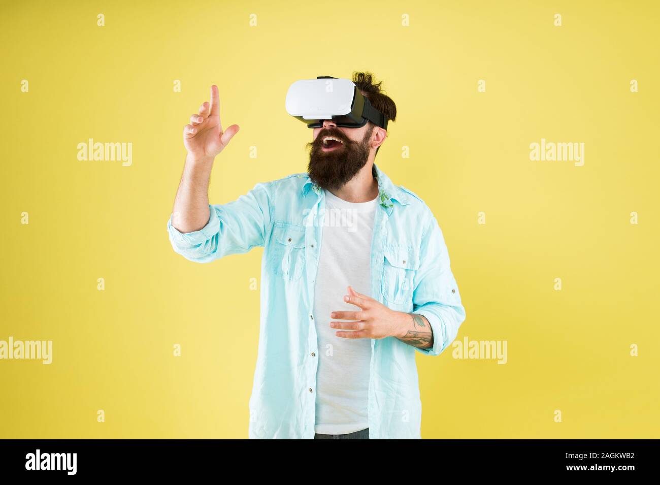 Eye tracking goggles hi-res stock photography and images - Alamy