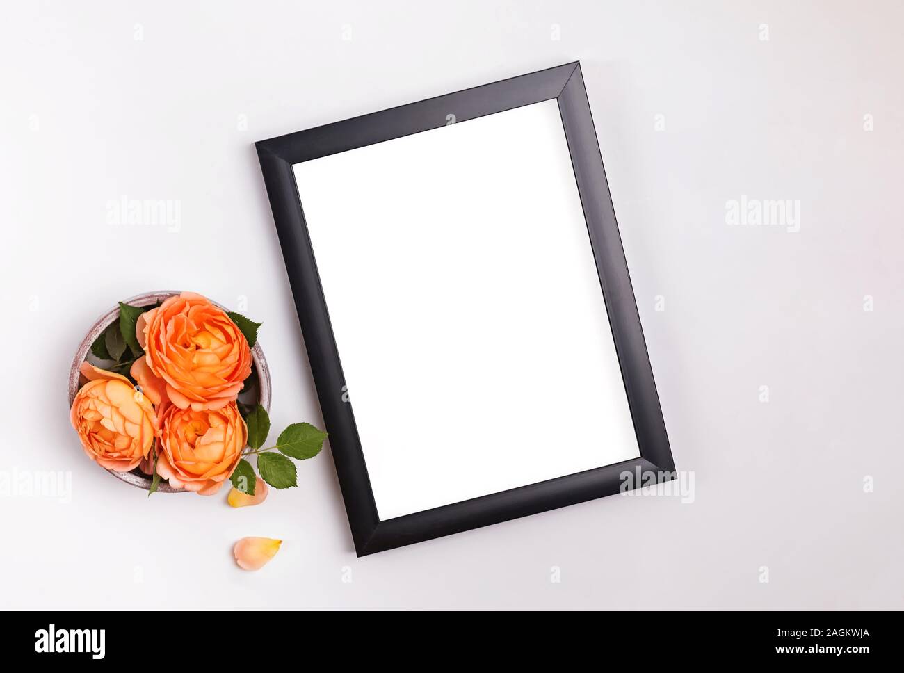 Wedding photo frame with roses hi-res stock photography and images - Alamy