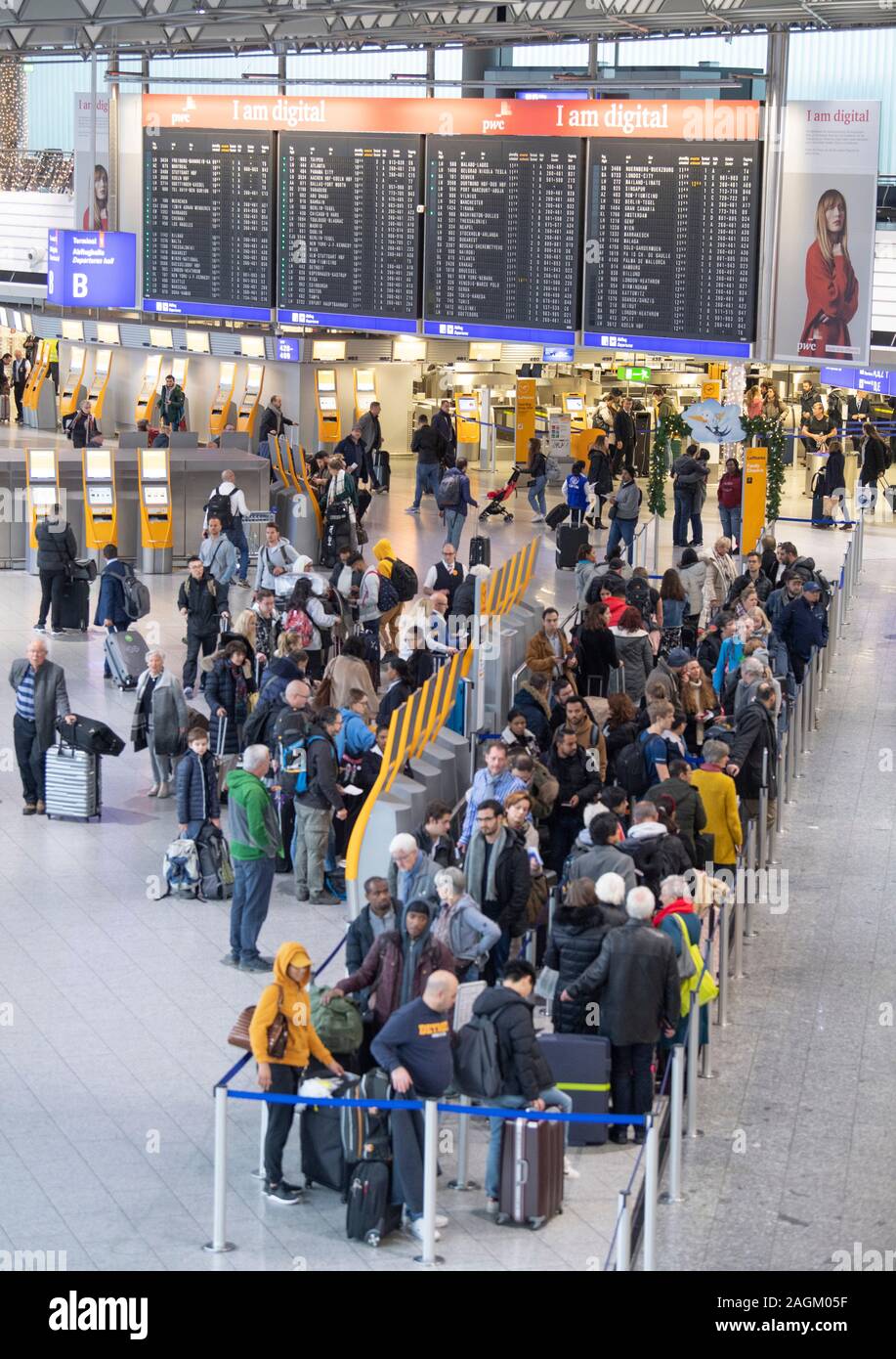 Dispatch counters hi-res stock photography and images - Alamy