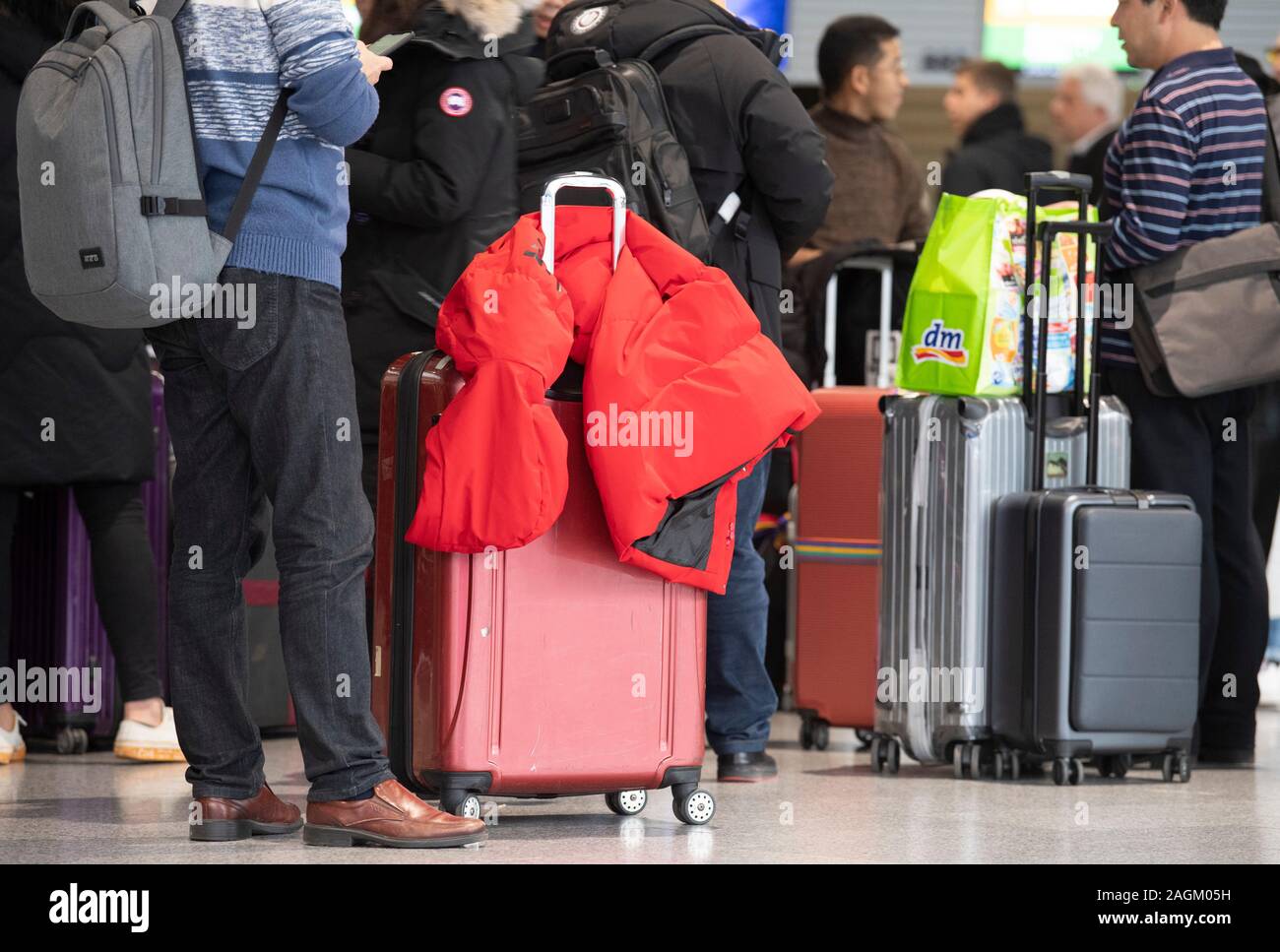 Dispatch counters hi-res stock photography and images - Alamy