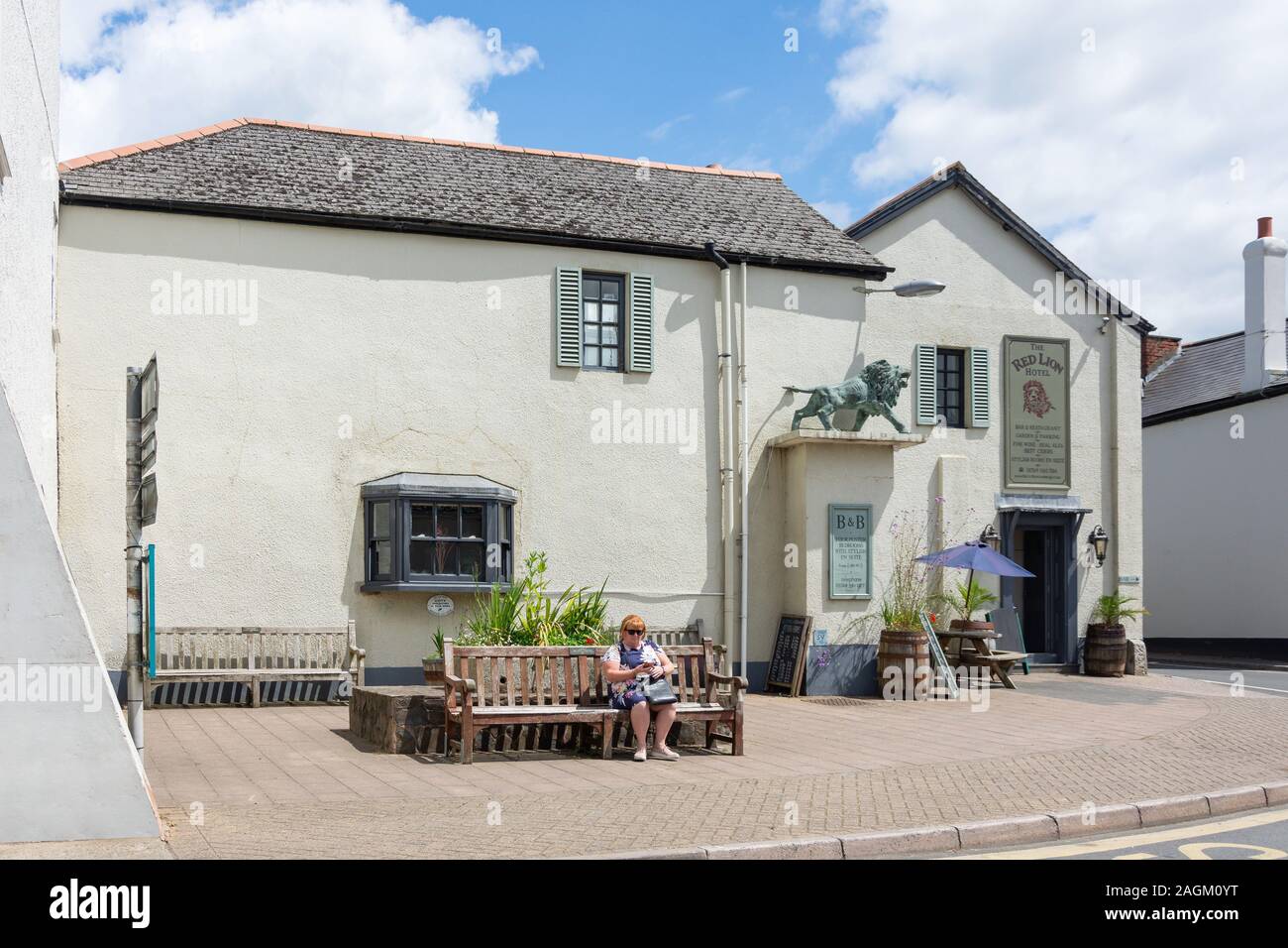 17th century The Red Lion Hotel, East Street, Chulmleigh, Devon ...