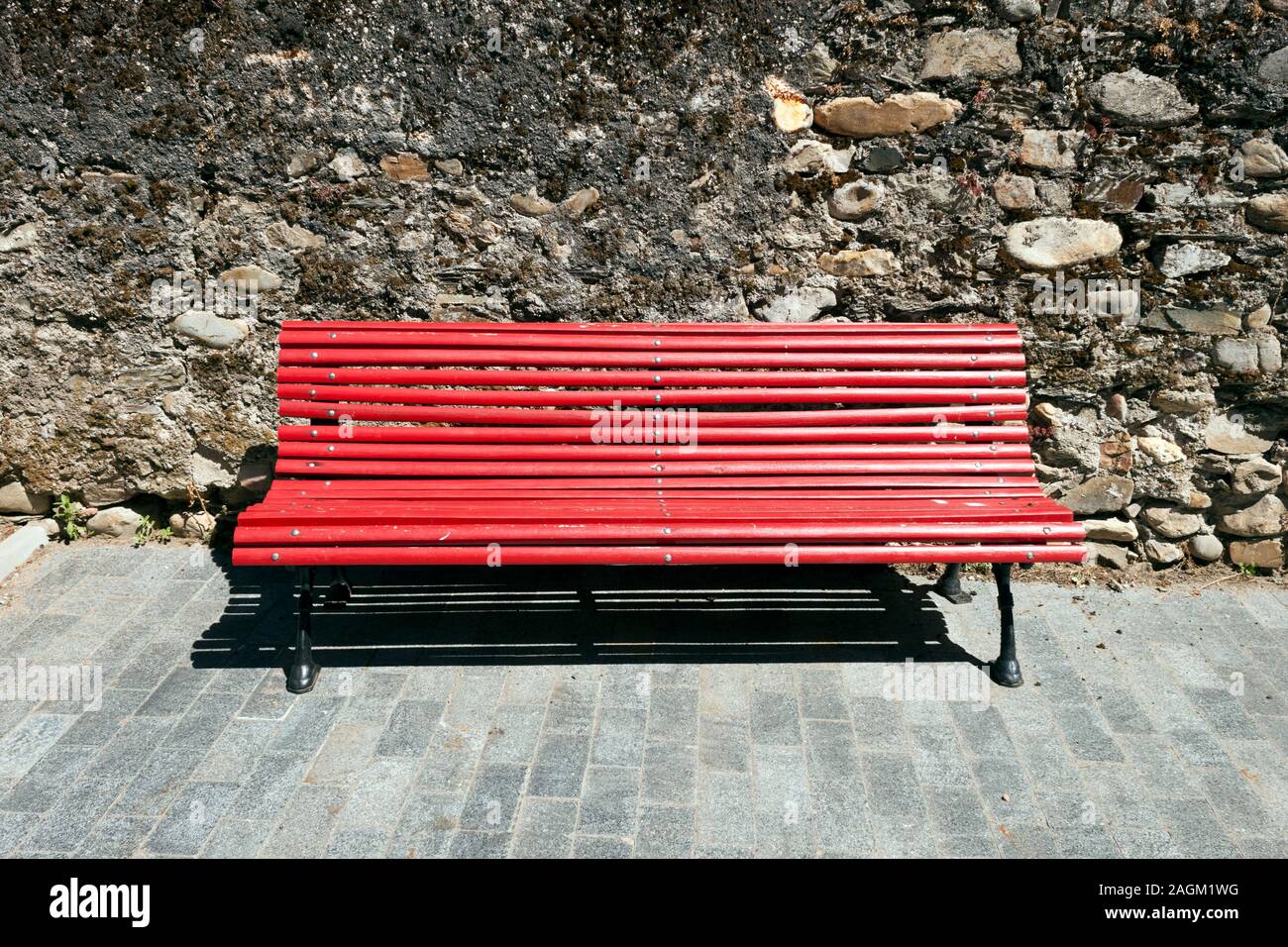 Front view of a red bench Stock Photo - Alamy