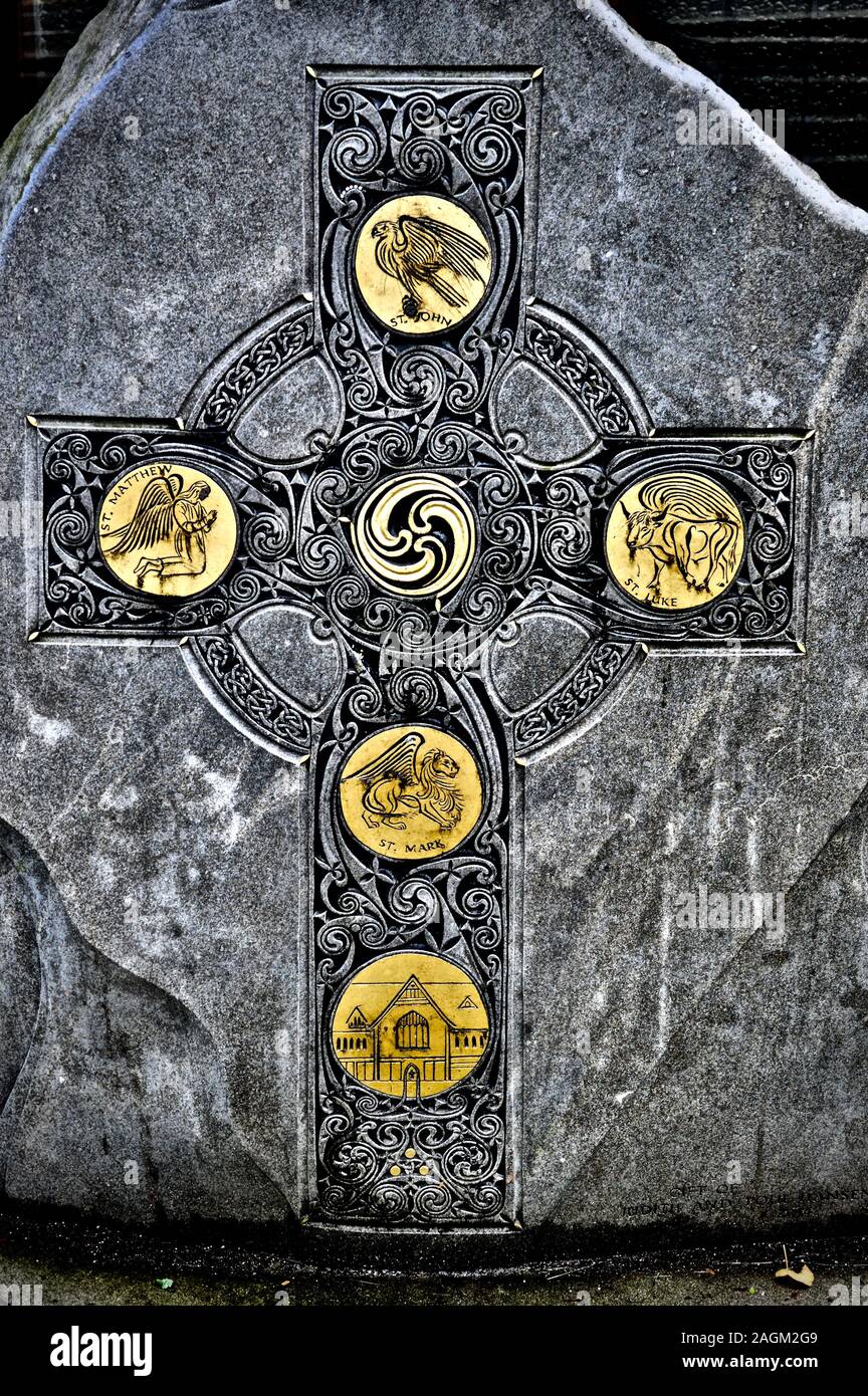 Celtic cross circle hi-res stock photography and images - Alamy