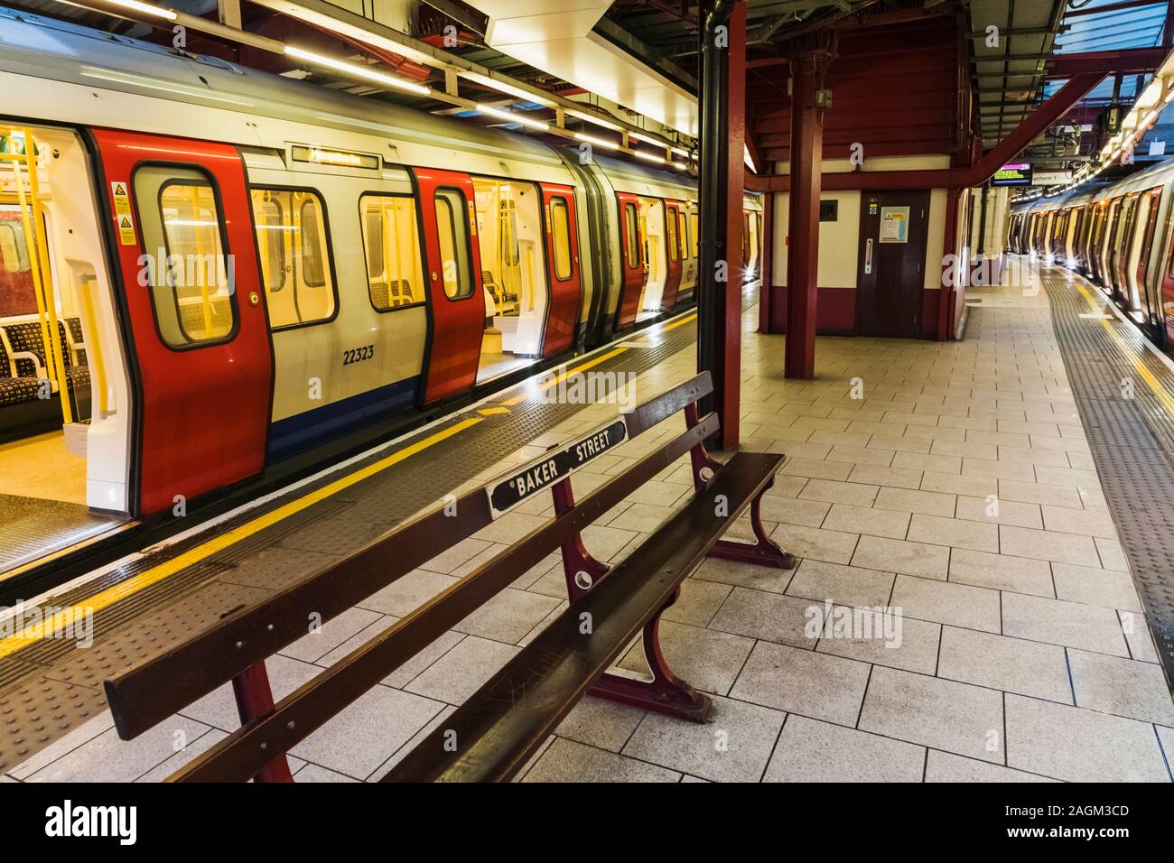 England, London, London Underground, Metropolitan Line, Baker Street ...