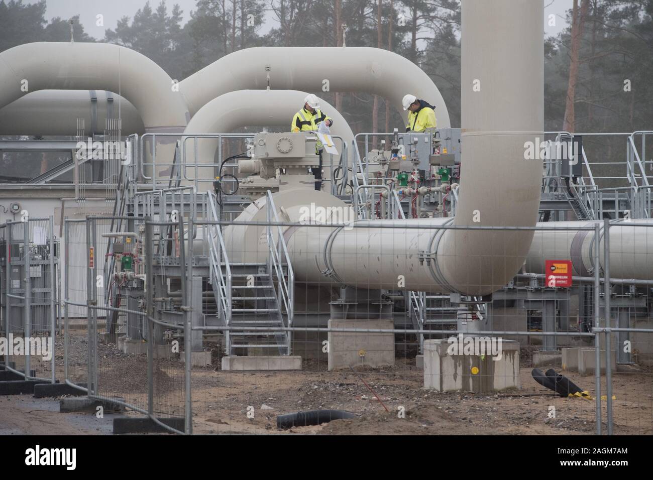 Lubmin, Germany. 19th Dec, 2019. View of the natural gas receiving ...