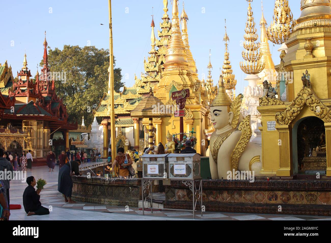 YANGON/MYANMAR - 26th Aug, 2019 : Shwe Dagon Pagoda, Yangon, Myanmar ...