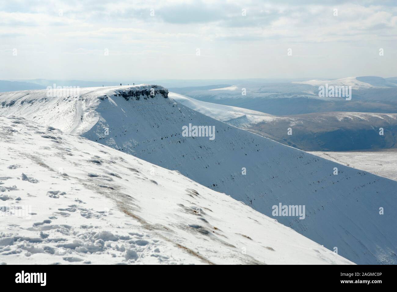 Snow on the Brecon Beacons. Welsh mountains in the Winter Stock Photo ...