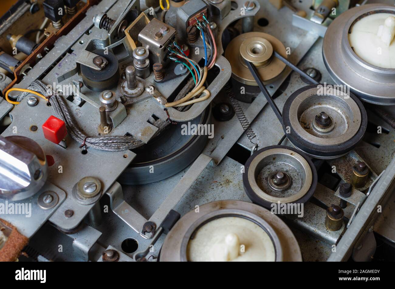Old broken reel to reel player hi-res stock photography and images - Alamy