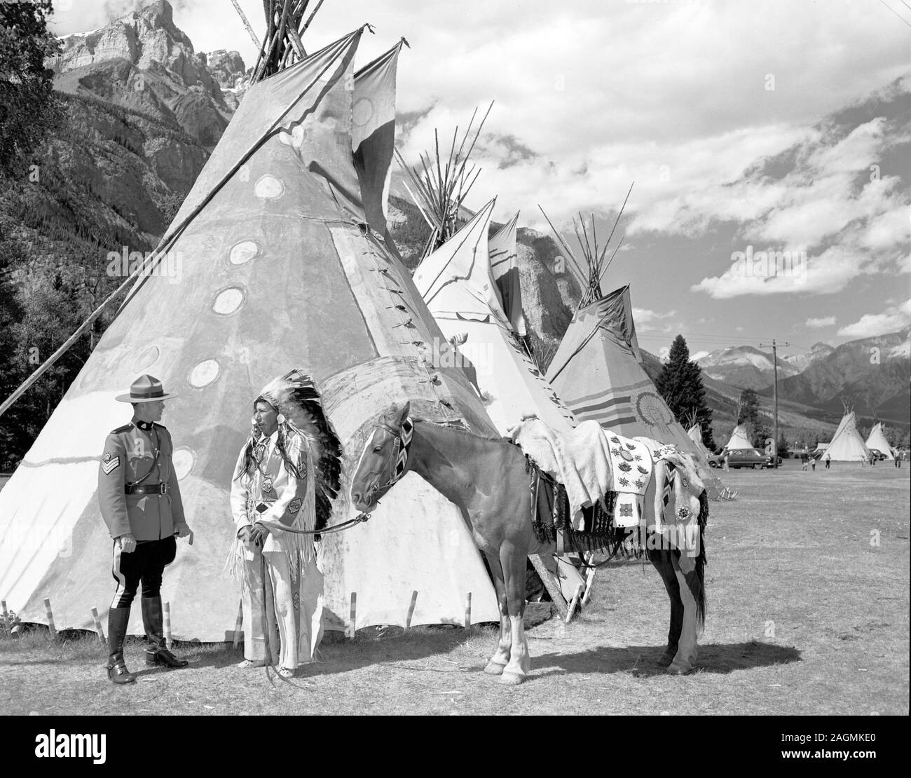 Canada red indians hi-res stock photography and images - Alamy