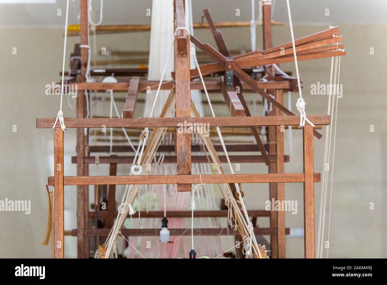 Traditional ancient chinese weaving machine hi-res stock photography ...