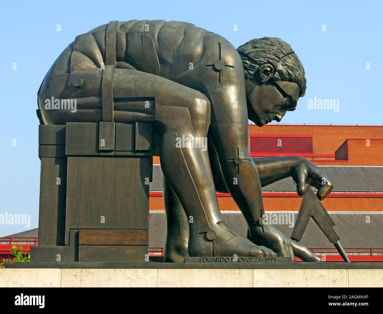 British Library Newton After Blake statue - British library eduardo ...