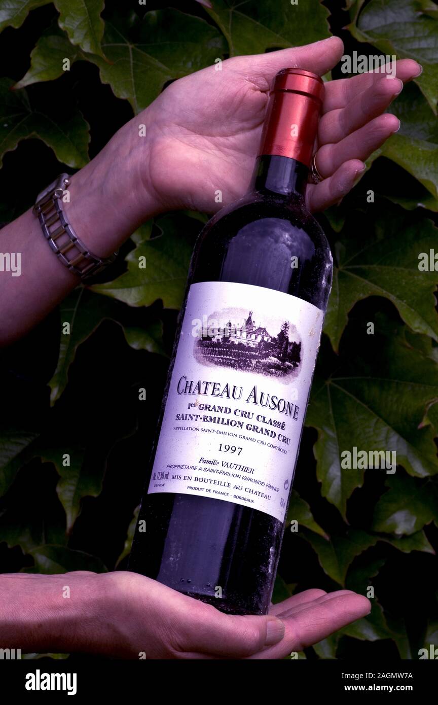 Ist grand cru class wine hi-res stock photography and images - Alamy