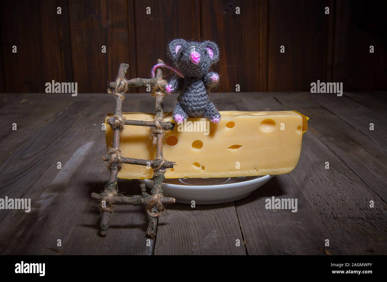 mouse and cheese Stock Photo - Alamy