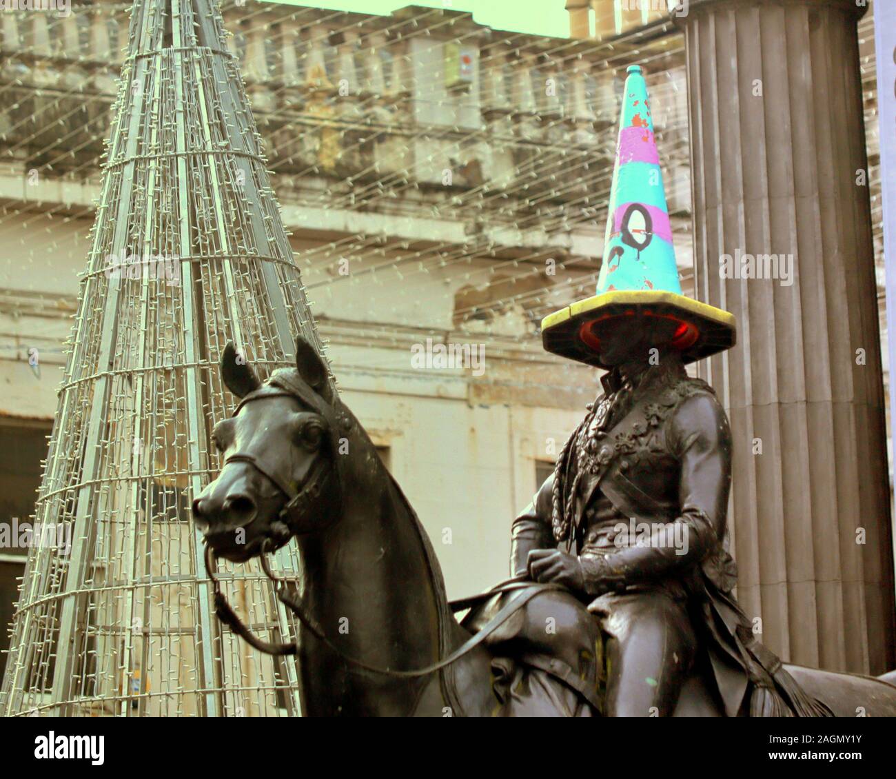 Duke of wellington statue traffic cones hi-res stock photography and ...