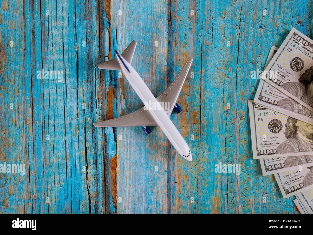 Dollar plane hi-res stock photography and images - Alamy