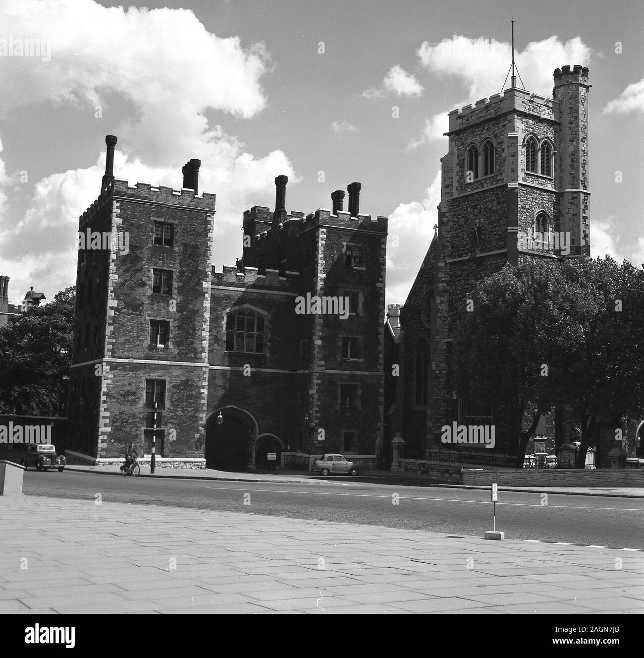 Medieval england bank Black and White Stock Photos & Images - Alamy