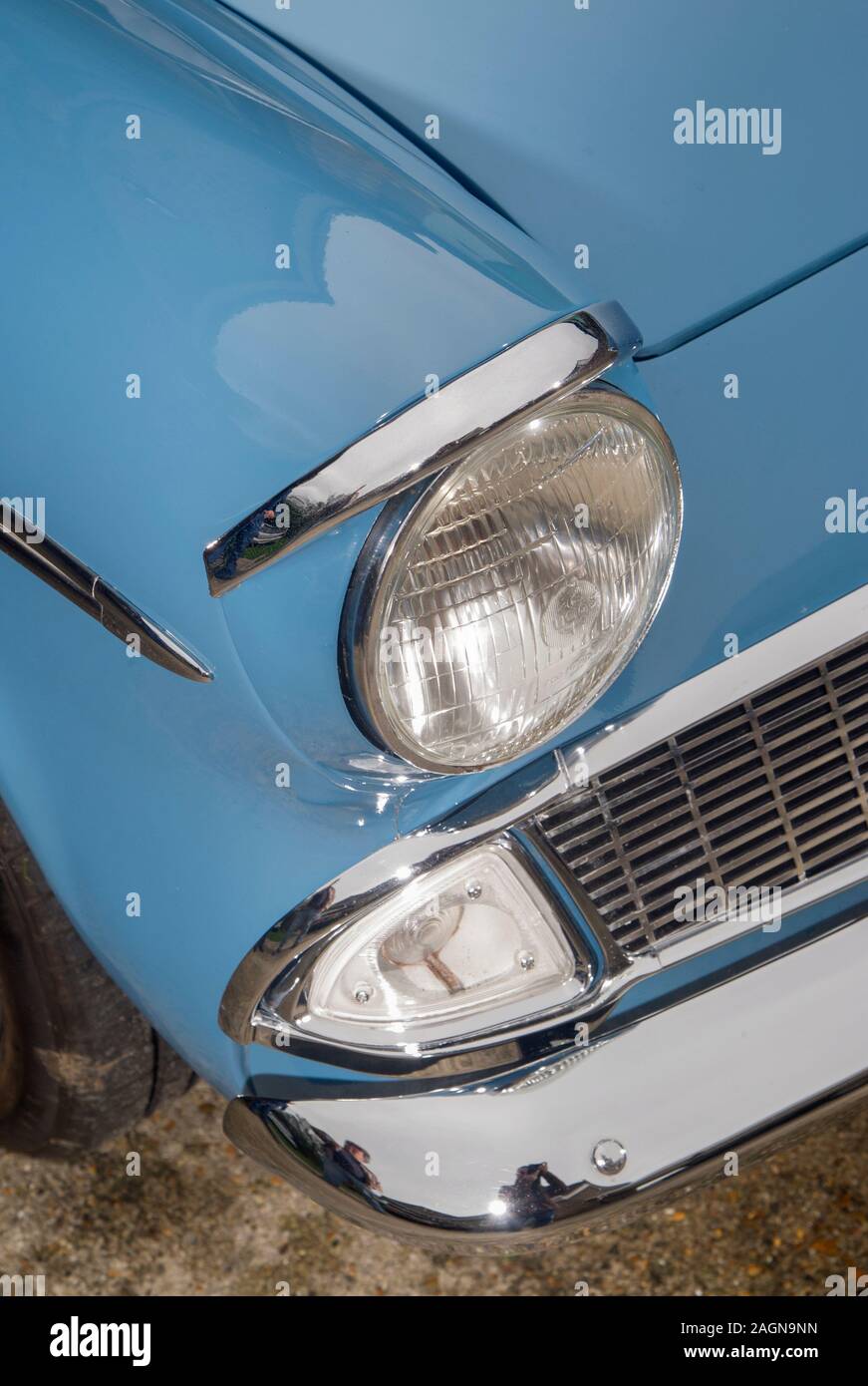 Ford anglia grill hi-res stock photography and images - Alamy