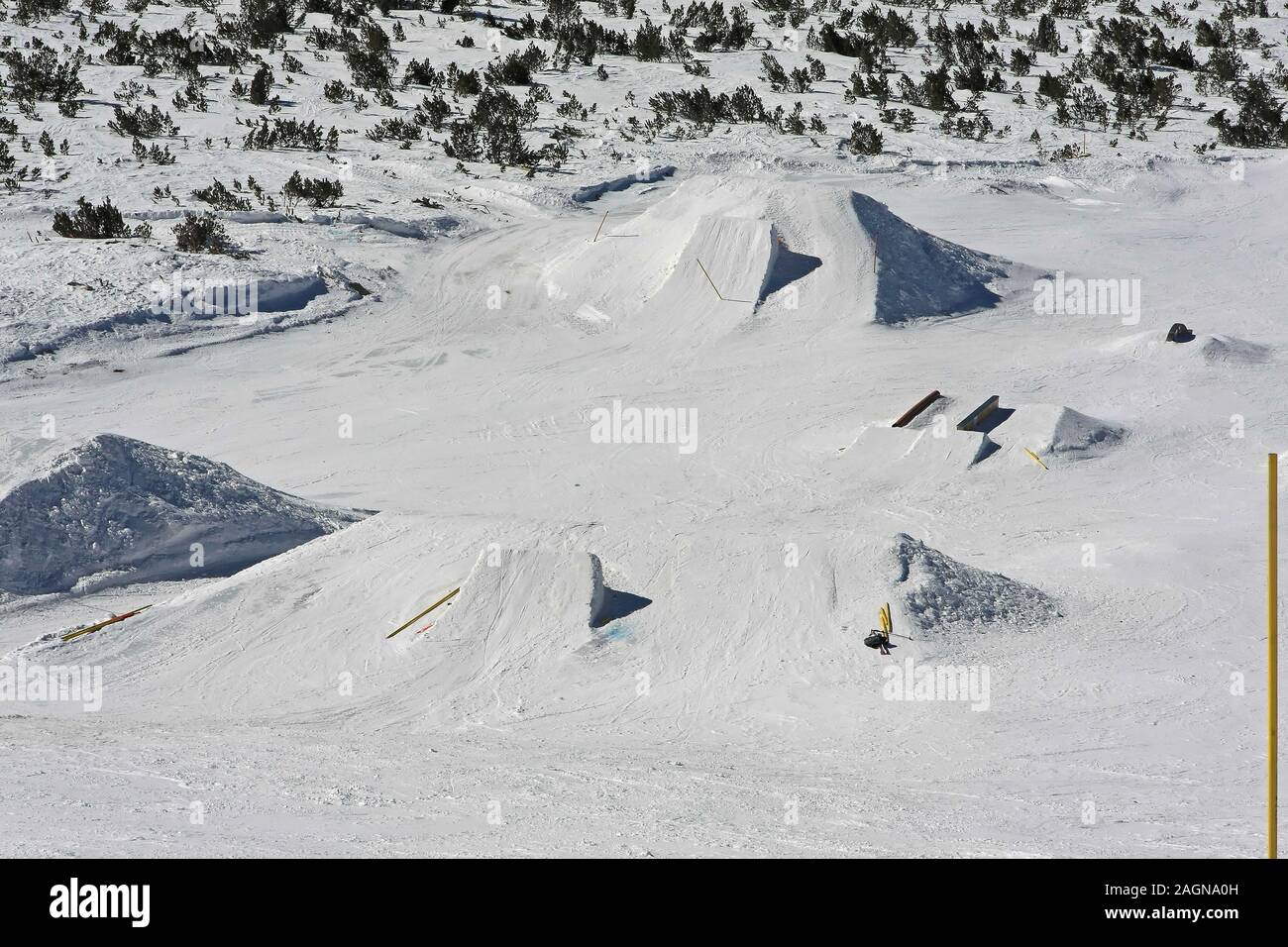 Snowboard jumps hi-res stock photography and images - Alamy