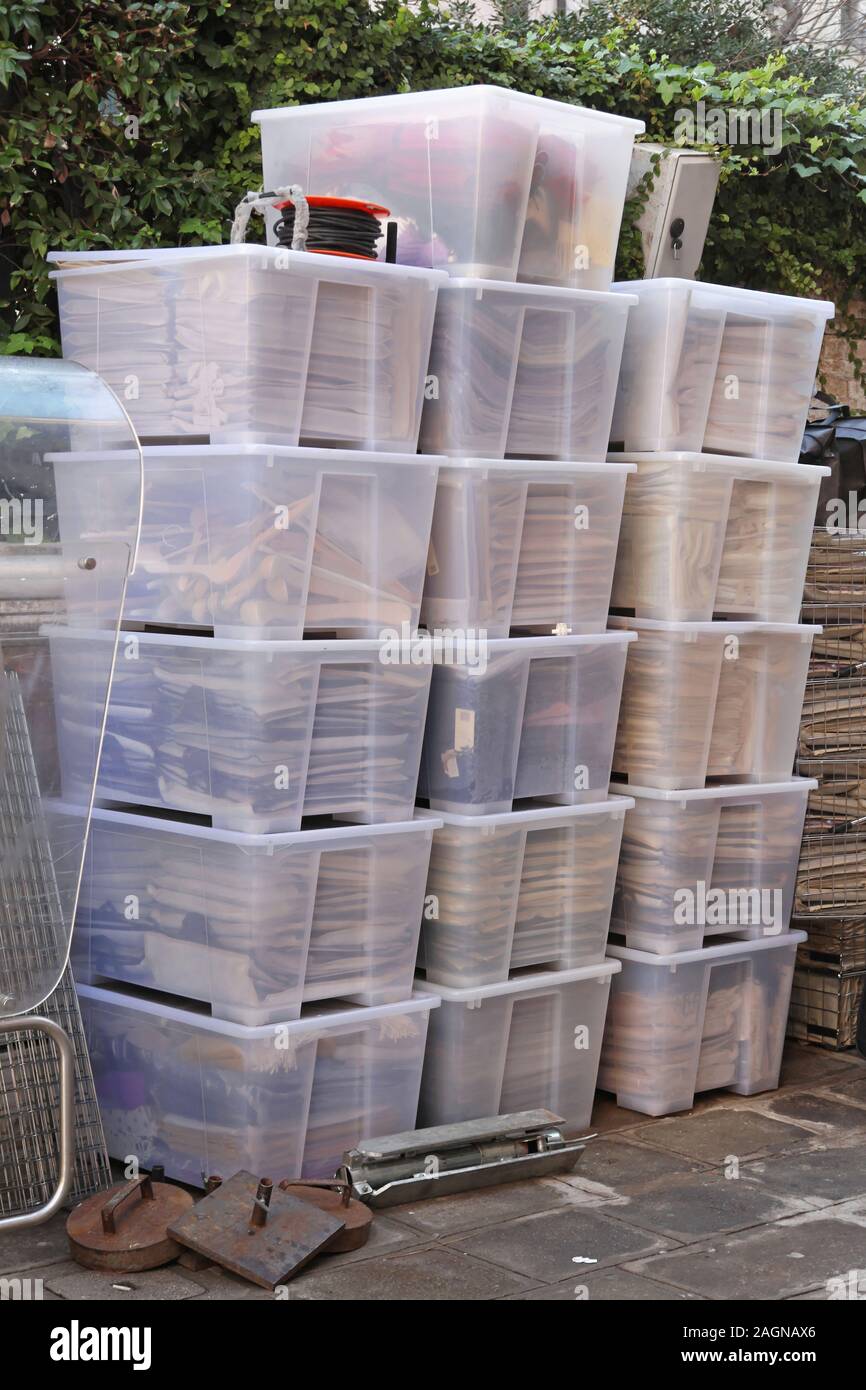 Plastic tubs hi-res stock photography and images - Alamy