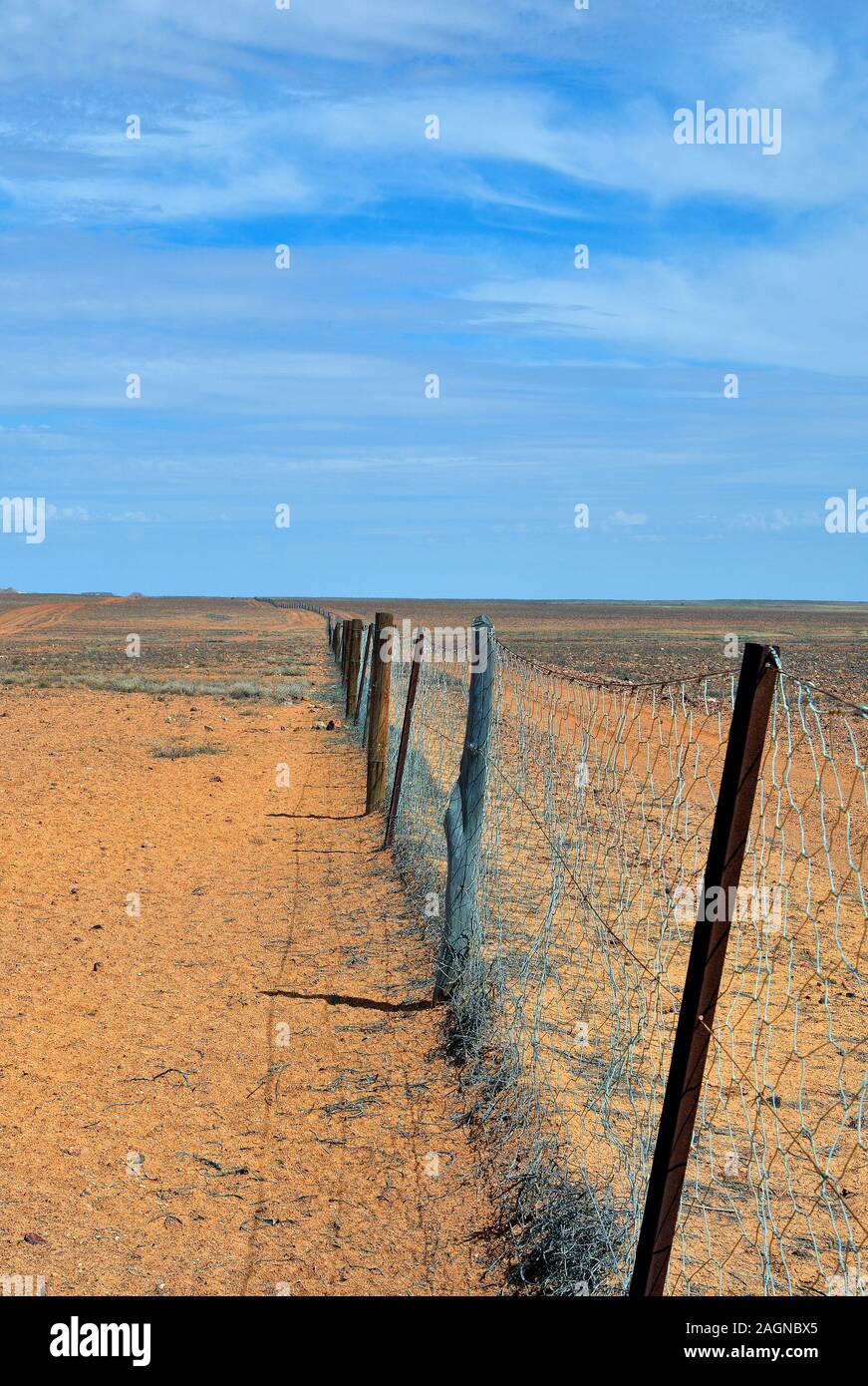 Dingo fence australia hi-res stock photography and images - Alamy