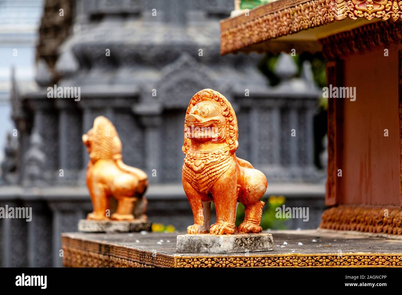 Lion Statues and Stupas At Wat Moha Montrei, Phnom Penh, Cambodia Stock ...