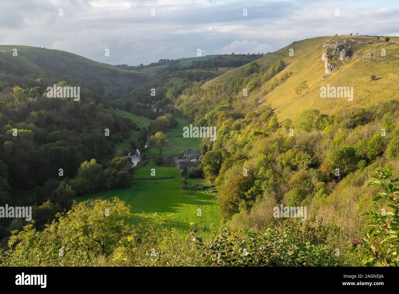 Monsal head viewpoint hi-res stock photography and images - Alamy