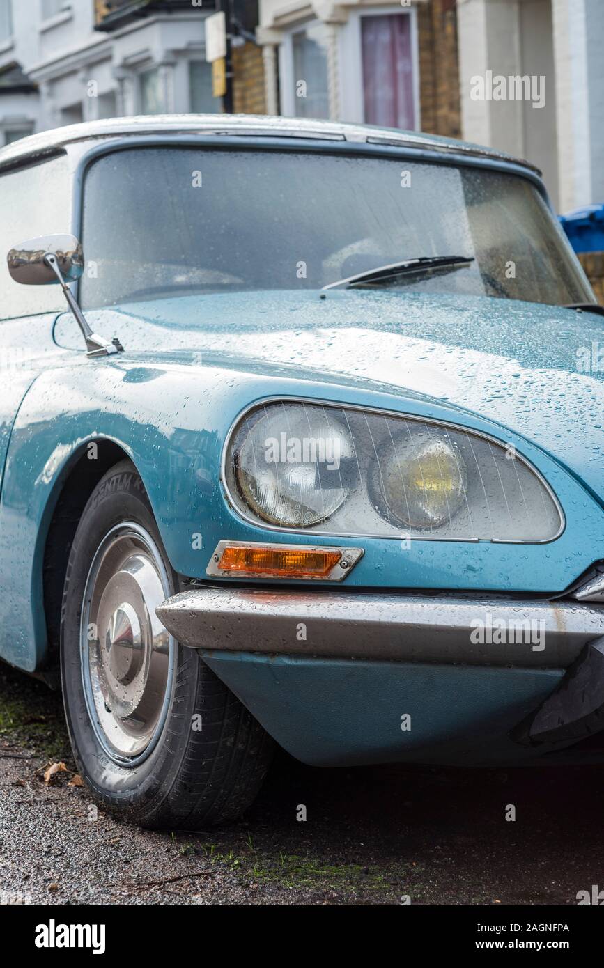 French car maker Citroen, the iconic DS model with air ride suspension ...