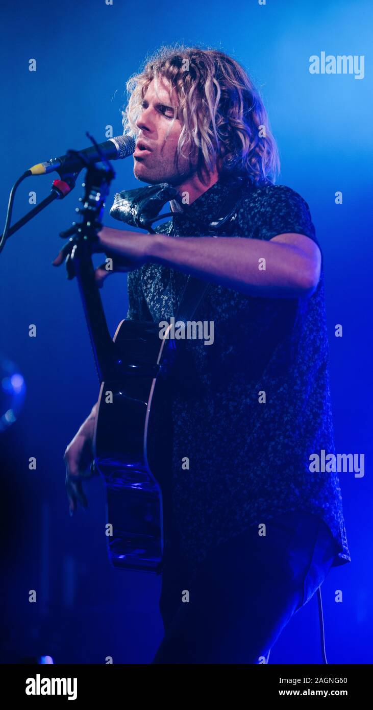 Kim deal singer hi-res stock photography and images - Alamy