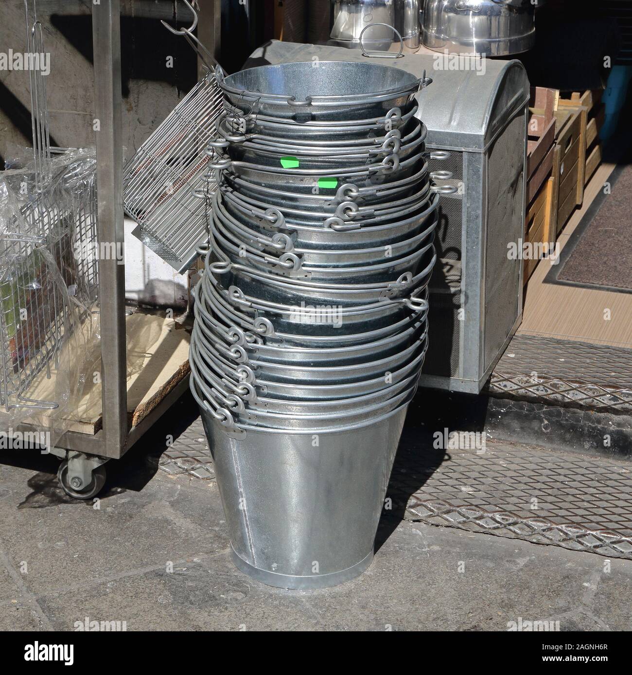 Metal buckets hi-res stock photography and images - Alamy