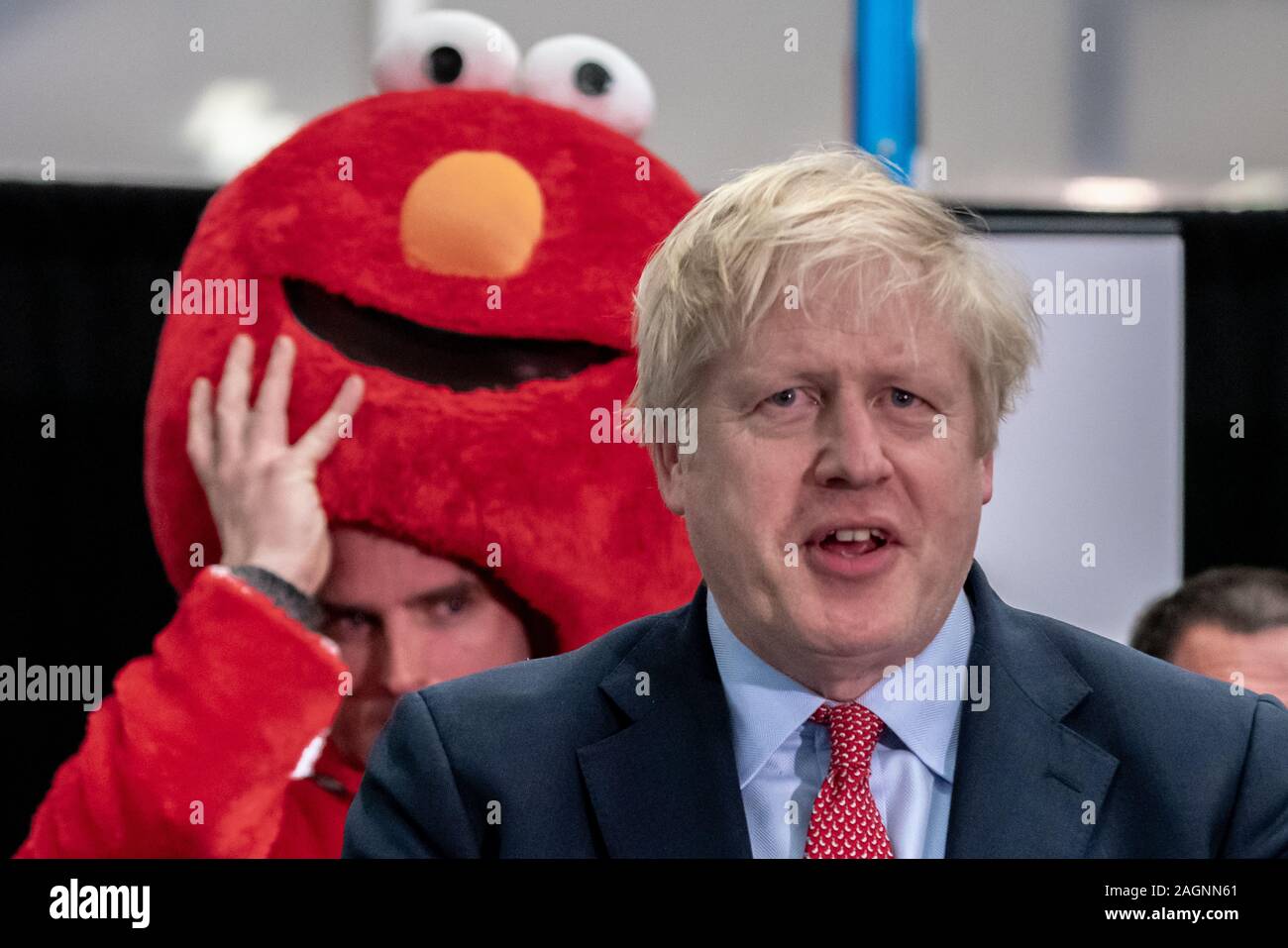 Elmo sesame street hi-res stock photography and images - Alamy