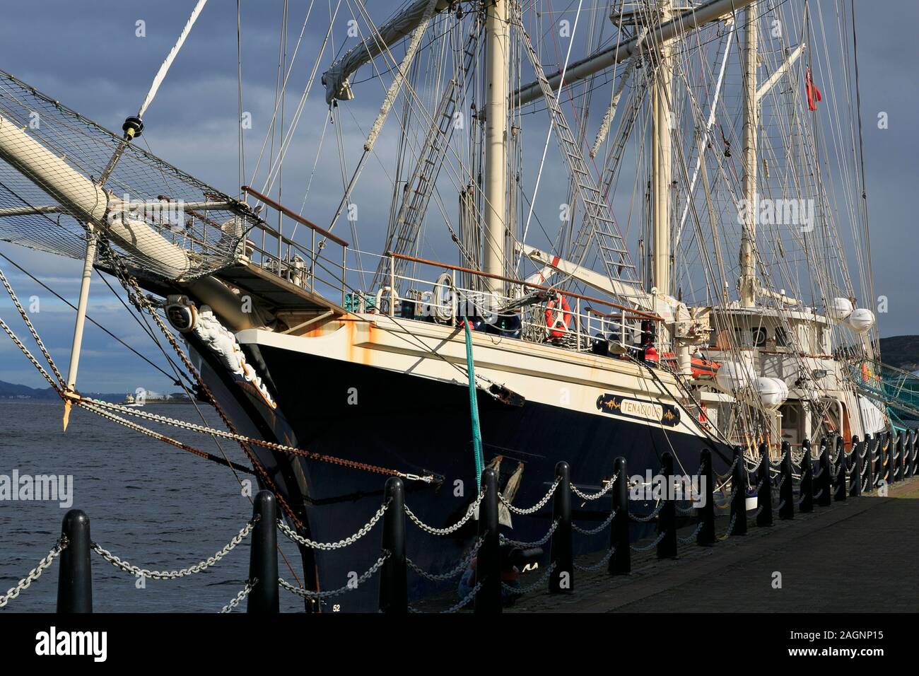 Sailing ship tenacious hi-res stock photography and images - Alamy
