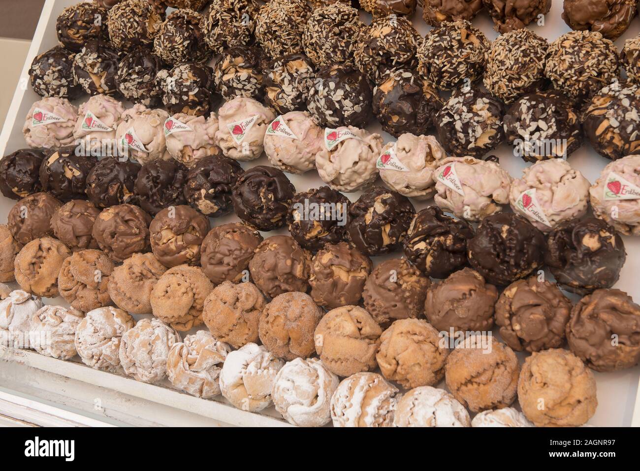 Germany, Rothenburg ob der Tauber - July 20, 19; Shopping window of a ...
