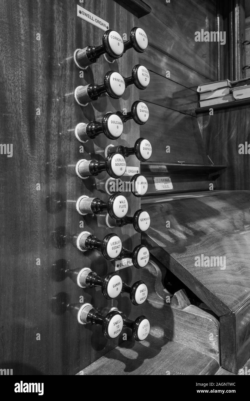 Organ stops console hi-res stock photography and images - Alamy