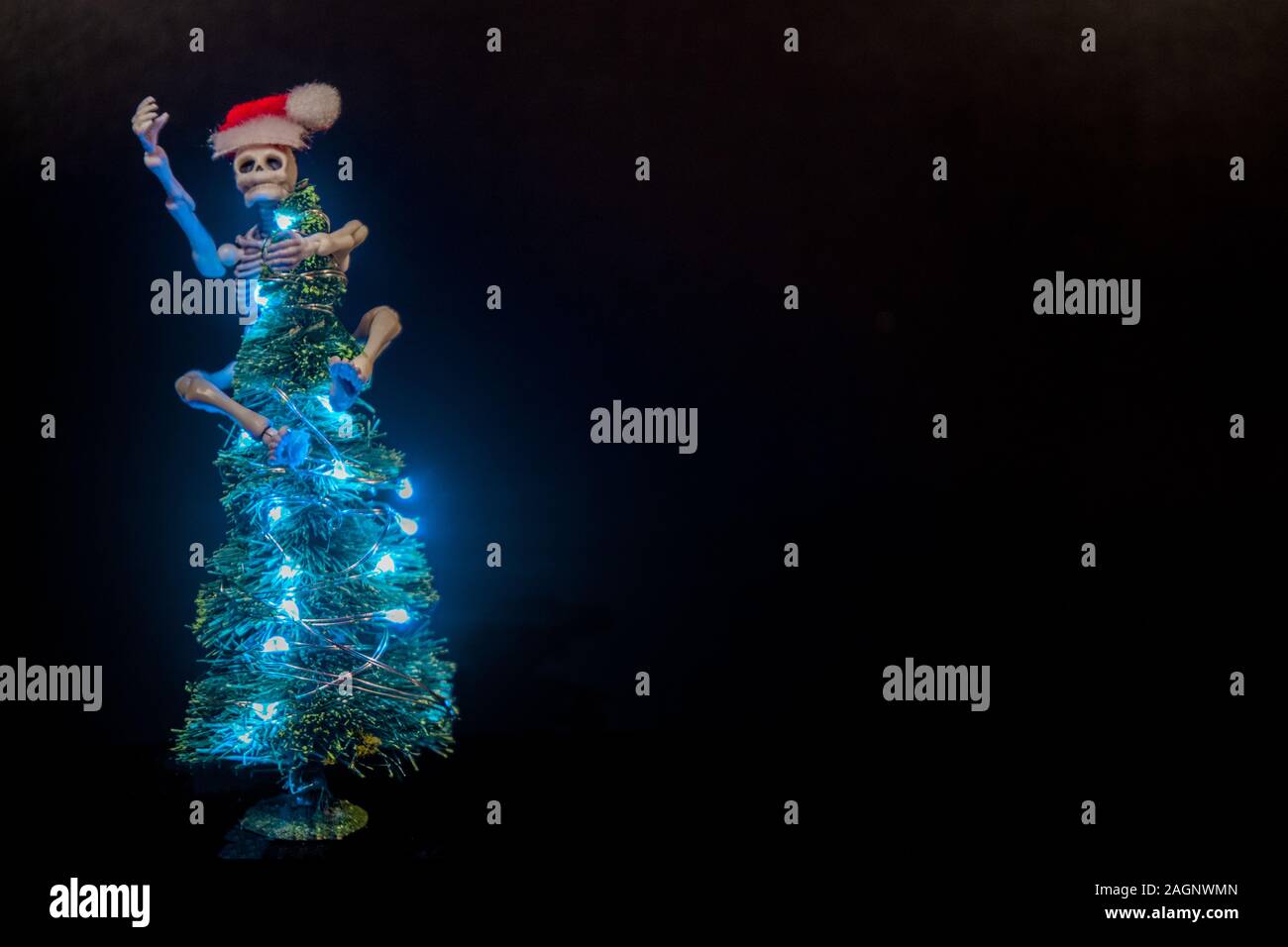 Hanging onto hat hi-res stock photography and images - Alamy