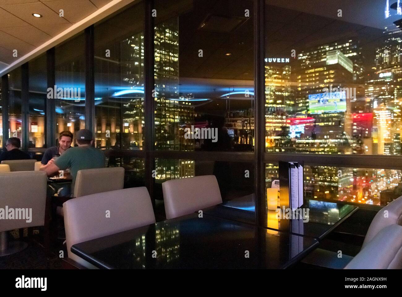 The Cityscape Bar at the Holiday Inn Chicago-Mart Plaza River North ...